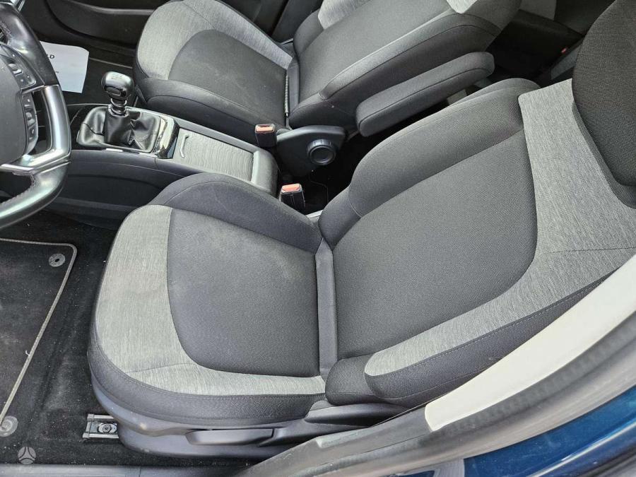 Zils Citroen Grand C4 SpaceToure 2021 Viļņa, ar dzinēja tilpumu 1.50 L un nobraukumu 184 tūkst. km par 10769 €, foto 13 vietnē AUTOMOTO.COM.LV