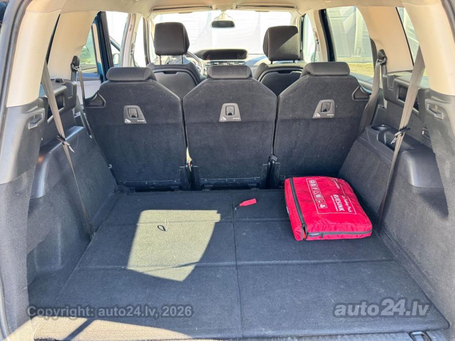 Zils Citroen Grand C4 SpaceToure 2019 Tallina, ar dzinēja tilpumu 1.20 L un nobraukumu 129 tūkst. km par 13900 €, foto 12 vietnē AUTOMOTO.COM.LV