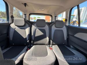 Zils Citroen Grand C4 SpaceToure 2019 Tallina, ar dzinēja tilpumu 1.20 L un nobraukumu 129 tūkst. km par 13900 €, foto 13 vietnē AUTOMOTO.COM.LV