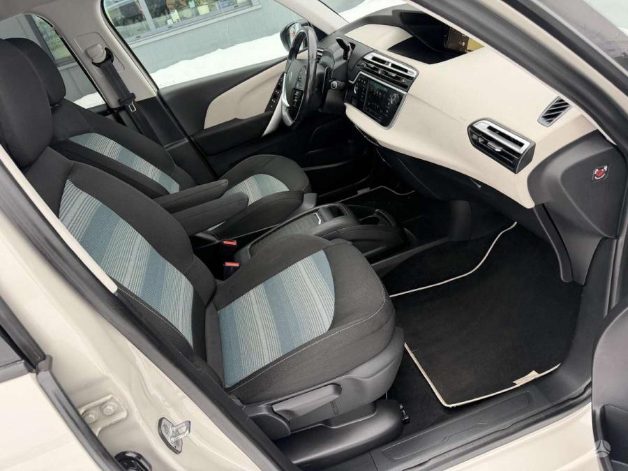 Brūns Citroen Grand C4 SpaceToure 2018 Šauļi, ar dzinēja tilpumu 1.20 L un nobraukumu 80 tūkst. km par 8500 €, foto 8 vietnē AUTOMOTO.COM.LV