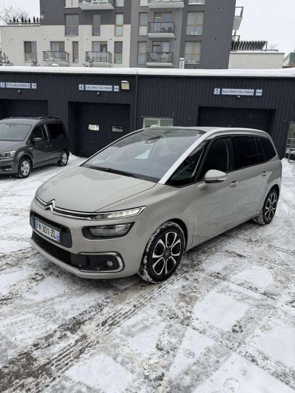 Brown Citroen Grand C4 SpaceToure 2020 in Vilnius, with an engine capacity of 1.50 L and mileage of 190 thousand km for 6950 €, photo 1 on AUTOMOTO.COM.LV
