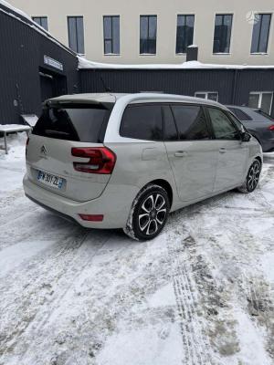 Brown Citroen Grand C4 SpaceToure 2020 in Vilnius, with an engine capacity of 1.50 L and mileage of 190 thousand km for 6950 €, photo 4 on AUTOMOTO.COM.LV