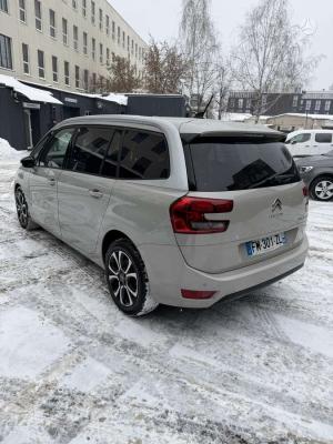 Brown Citroen Grand C4 SpaceToure 2020 in Vilnius, with an engine capacity of 1.50 L and mileage of 190 thousand km for 6950 €, photo 6 on AUTOMOTO.COM.LV
