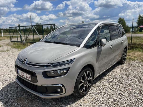 Brown Citroen Grand C4 SpaceToure 2020 in Vilnius, with an engine capacity of 1.50 L and mileage of 144 thousand km for 11500 €, photo 3 on AUTOMOTO.COM.LV