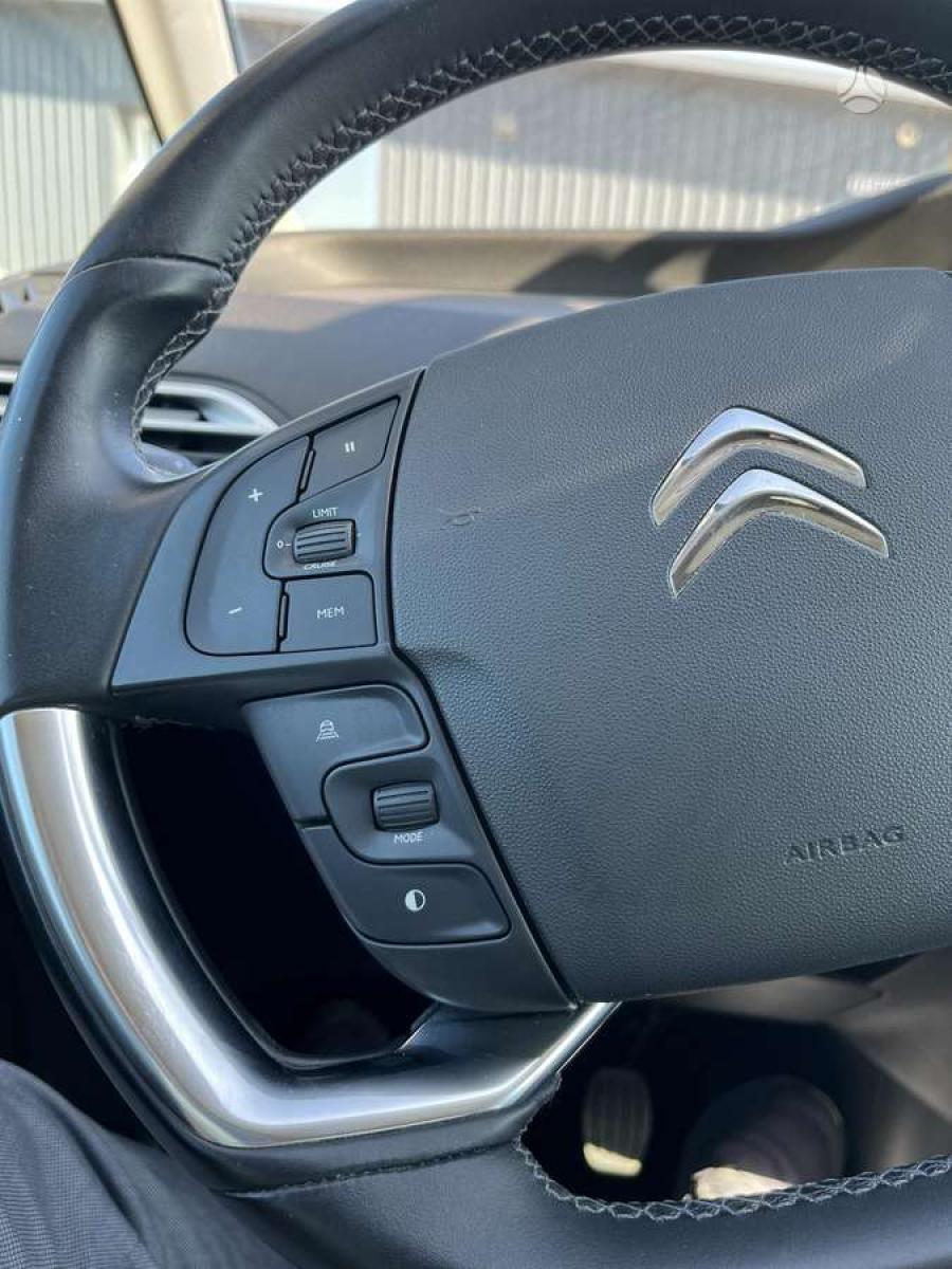 Brūns Citroen Grand C4 SpaceToure 2020 Viļņa, ar dzinēja tilpumu 1.50 L un nobraukumu 144 tūkst. km par 11500 €, foto 15 vietnē AUTOMOTO.COM.LV