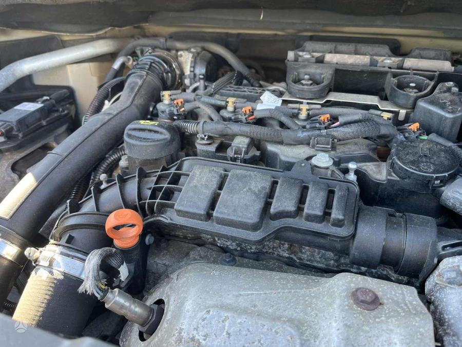 Brūns Citroen Grand C4 SpaceToure 2020 Viļņa, ar dzinēja tilpumu 1.50 L un nobraukumu 144 tūkst. km par 11500 €, foto 22 vietnē AUTOMOTO.COM.LV