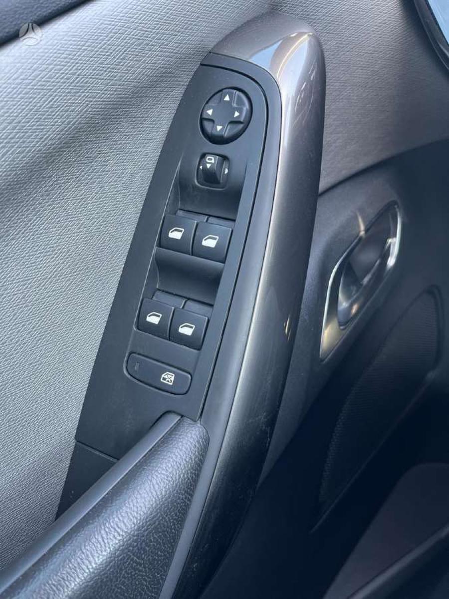 Brūns Citroen Grand C4 SpaceToure 2020 Viļņa, ar dzinēja tilpumu 1.50 L un nobraukumu 144 tūkst. km par 11500 €, foto 28 vietnē AUTOMOTO.COM.LV