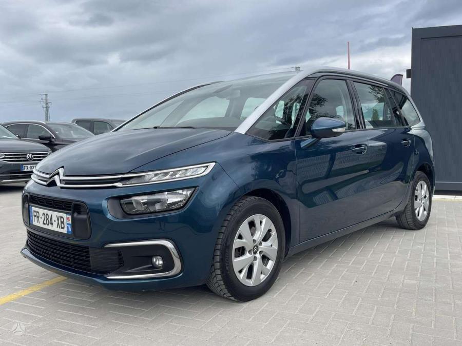 Green Citroen Grand C4 SpaceToure 2020 in Taurage, with an engine capacity of 1.50 L and mileage of 215 thousand km for 6700 €, photo 1 on AUTOMOTO.COM.LV