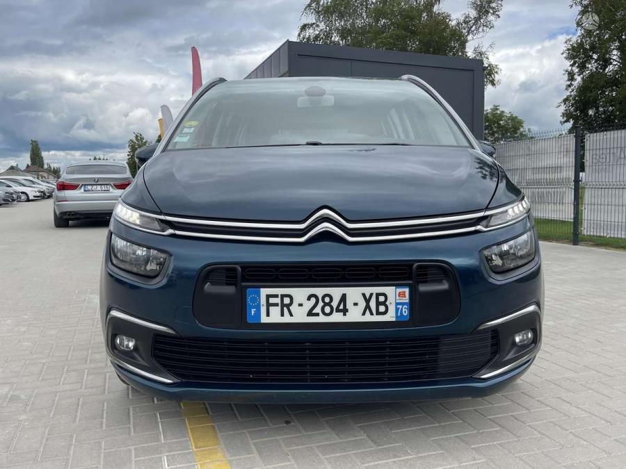 Green Citroen Grand C4 SpaceToure 2020 in Taurage, with an engine capacity of 1.50 L and mileage of 215 thousand km for 6700 €, photo 3 on AUTOMOTO.COM.LV