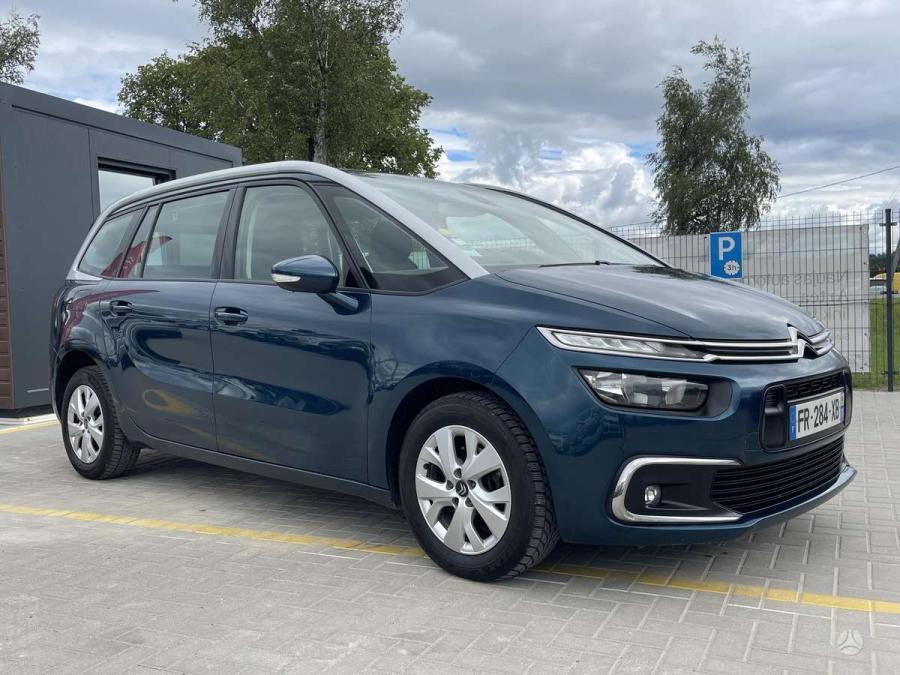 Green Citroen Grand C4 SpaceToure 2020 in Taurage, with an engine capacity of 1.50 L and mileage of 215 thousand km for 6700 €, photo 4 on AUTOMOTO.COM.LV