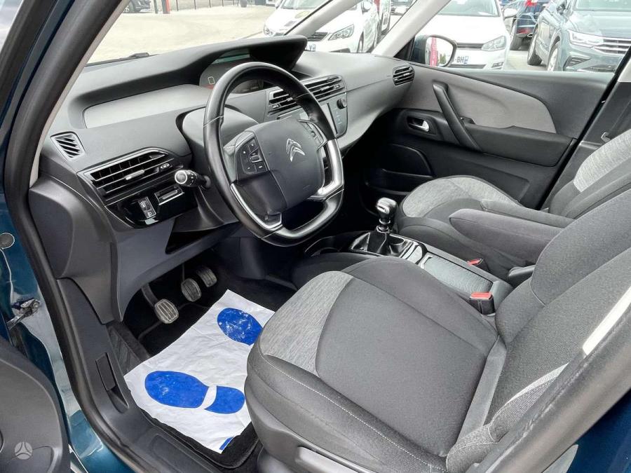 Green Citroen Grand C4 SpaceToure 2020 in Taurage, with an engine capacity of 1.50 L and mileage of 215 thousand km for 6700 €, photo 10 on AUTOMOTO.COM.LV