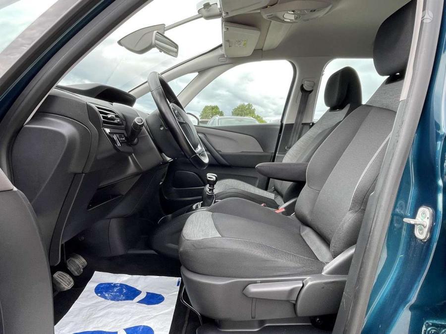 Green Citroen Grand C4 SpaceToure 2020 in Taurage, with an engine capacity of 1.50 L and mileage of 215 thousand km for 6700 €, photo 12 on AUTOMOTO.COM.LV