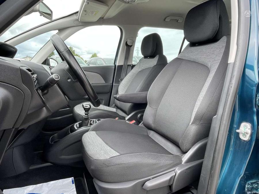 Green Citroen Grand C4 SpaceToure 2020 in Taurage, with an engine capacity of 1.50 L and mileage of 215 thousand km for 6700 €, photo 13 on AUTOMOTO.COM.LV