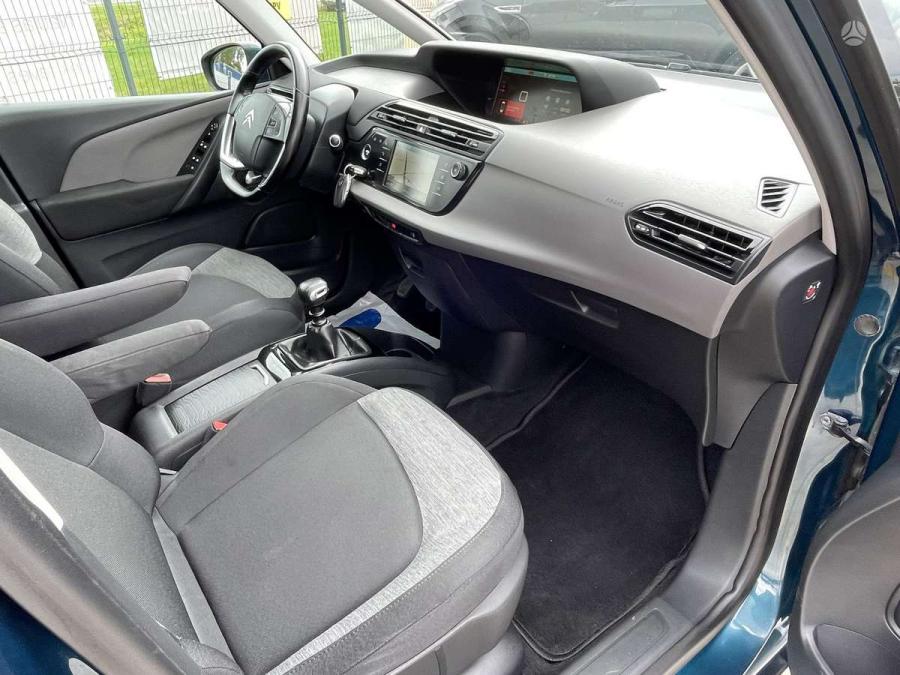 Green Citroen Grand C4 SpaceToure 2020 in Taurage, with an engine capacity of 1.50 L and mileage of 215 thousand km for 6700 €, photo 16 on AUTOMOTO.COM.LV