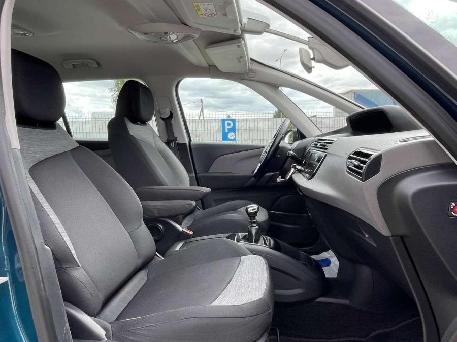Green Citroen Grand C4 SpaceToure 2020 in Taurage, with an engine capacity of 1.50 L and mileage of 215 thousand km for 6700 €, photo 17 on AUTOMOTO.COM.LV