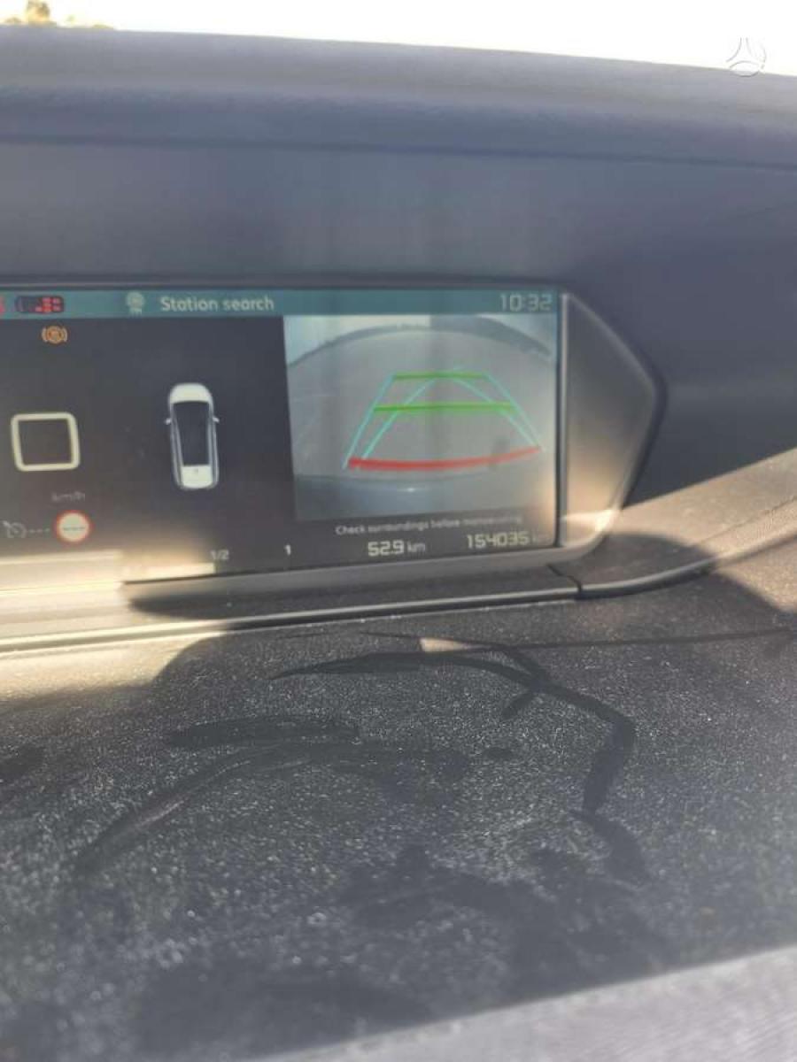 Green Citroen Grand C4 SpaceToure 2022 in Vilnius, with an engine capacity of 1.20 L and mileage of 154 thousand km for 10700 €, photo 12 on AUTOMOTO.COM.LV