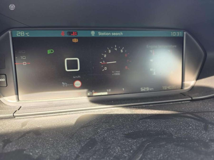 Green Citroen Grand C4 SpaceToure 2022 in Vilnius, with an engine capacity of 1.20 L and mileage of 154 thousand km for 10700 €, photo 13 on AUTOMOTO.COM.LV