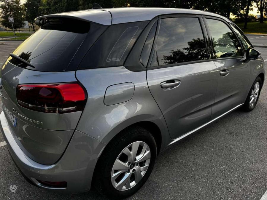Grey Citroen Grand C4 SpaceToure 2019 in Taurage, with an engine capacity of 1.50 L and mileage of 207 thousand km for 7100 €, photo 5 on AUTOMOTO.COM.LV