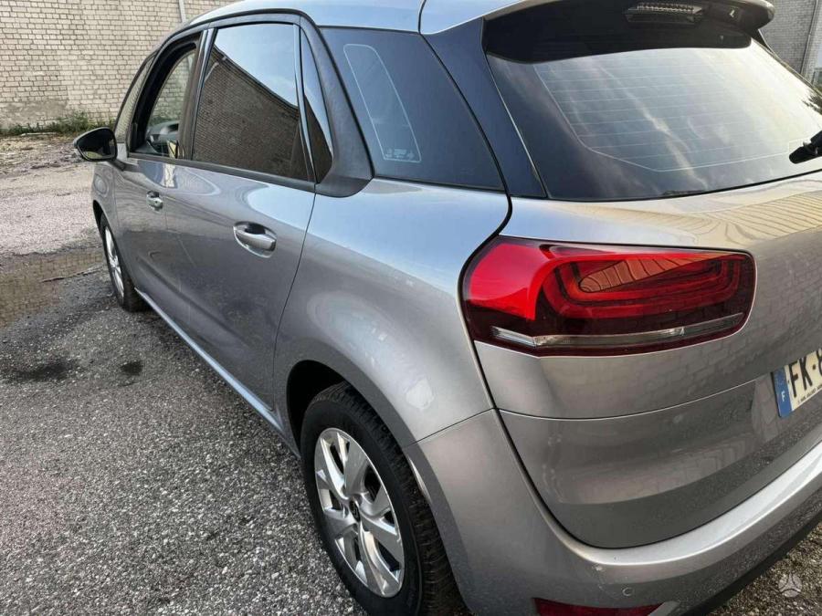 Grey Citroen Grand C4 SpaceToure 2019 in Taurage, with an engine capacity of 1.50 L and mileage of 207 thousand km for 7100 €, photo 7 on AUTOMOTO.COM.LV