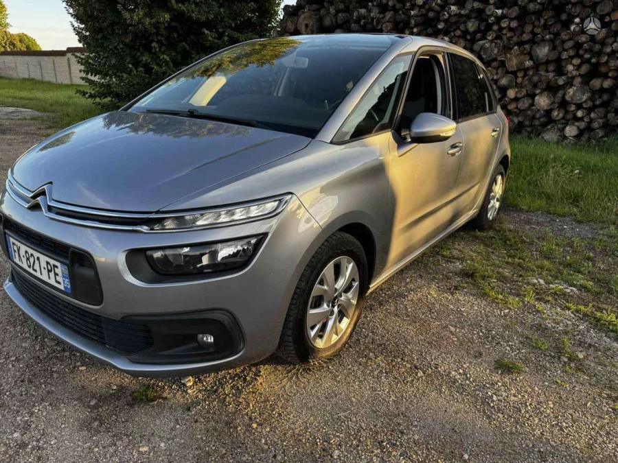 Grey Citroen Grand C4 SpaceToure 2019 in Taurage, with an engine capacity of 1.50 L and mileage of 207 thousand km for 7100 €, photo 8 on AUTOMOTO.COM.LV