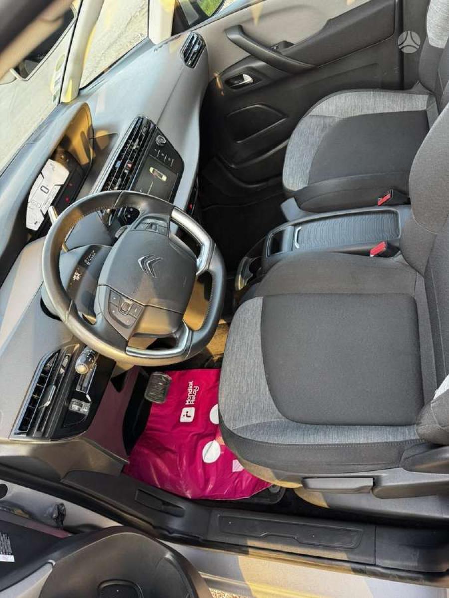 Grey Citroen Grand C4 SpaceToure 2019 in Taurage, with an engine capacity of 1.50 L and mileage of 207 thousand km for 7100 €, photo 11 on AUTOMOTO.COM.LV