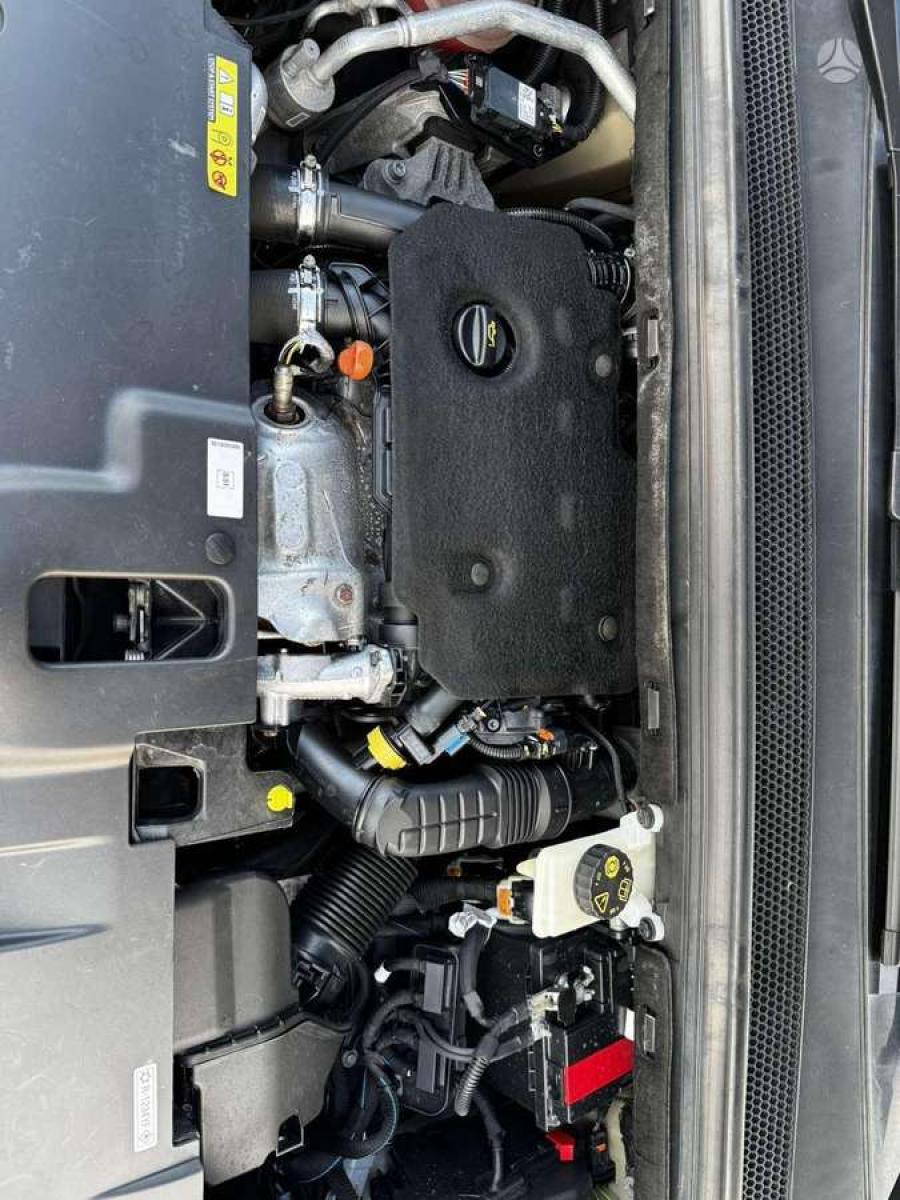 Grey Citroen Grand C4 SpaceToure 2019 in Taurage, with an engine capacity of 1.50 L and mileage of 207 thousand km for 7100 €, photo 15 on AUTOMOTO.COM.LV