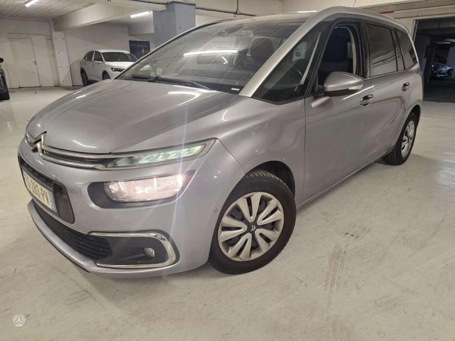 Grey Citroen Grand C4 SpaceToure 2016 in Taurage, with an engine capacity of 1.60 L and mileage of 233 thousand km for 6100 €, photo 1 on AUTOMOTO.COM.LV