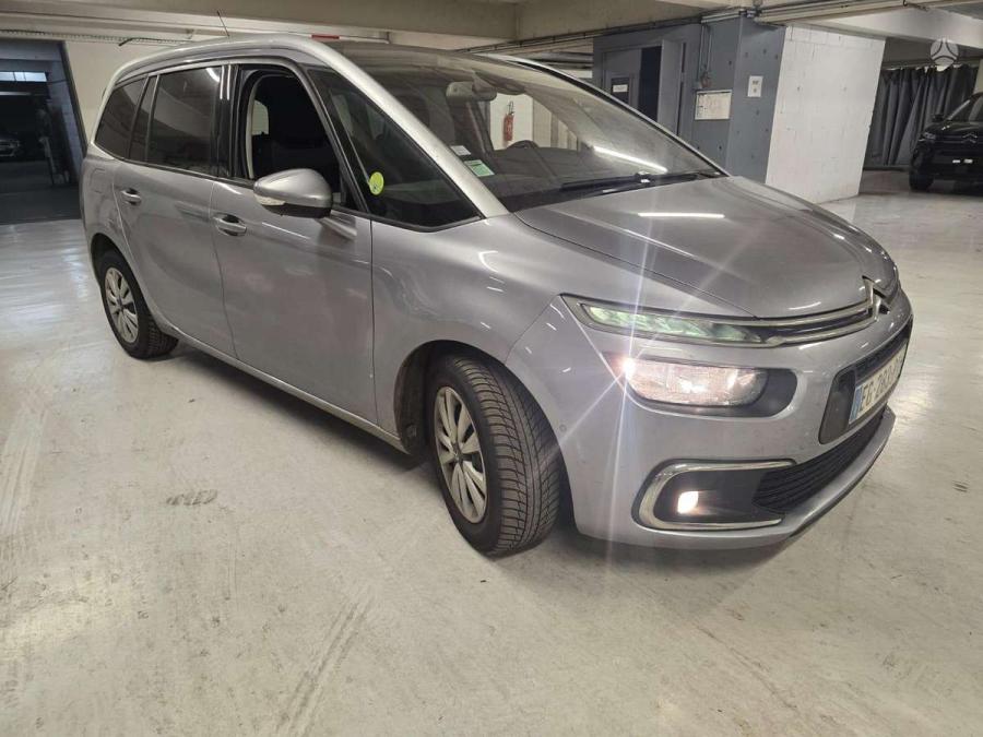 Grey Citroen Grand C4 SpaceToure 2016 in Taurage, with an engine capacity of 1.60 L and mileage of 233 thousand km for 6100 €, photo 2 on AUTOMOTO.COM.LV