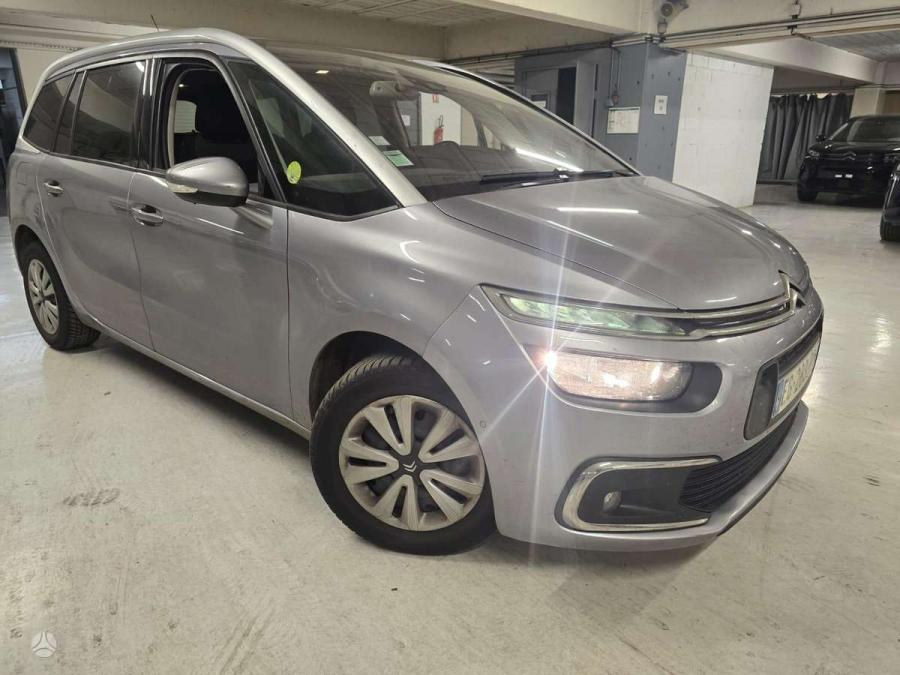 Grey Citroen Grand C4 SpaceToure 2016 in Taurage, with an engine capacity of 1.60 L and mileage of 233 thousand km for 6100 €, photo 5 on AUTOMOTO.COM.LV