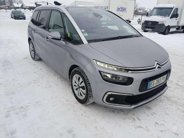 Grey Citroen Grand C4 SpaceToure 2016 in Taurage, with an engine capacity of 1.60 L and mileage of 234 thousand km for 6100 €, photo 2 on AUTOMOTO.COM.LV