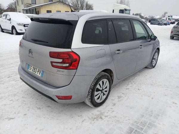 Grey Citroen Grand C4 SpaceToure 2016 in Taurage, with an engine capacity of 1.60 L and mileage of 234 thousand km for 6100 €, photo 4 on AUTOMOTO.COM.LV