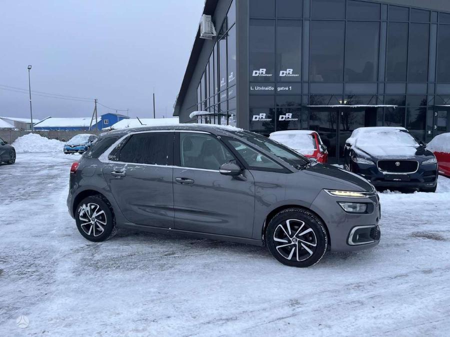 Grey Citroen Grand C4 SpaceToure 2017 in Taurage, with an engine capacity of 1.20 L and mileage of 172 thousand km for 6200 €, photo 2 on AUTOMOTO.COM.LV