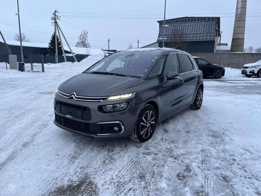 Grey Citroen Grand C4 SpaceToure 2017 in Taurage, with an engine capacity of 1.20 L and mileage of 172 thousand km for 6200 €, photo 4 on AUTOMOTO.COM.LV