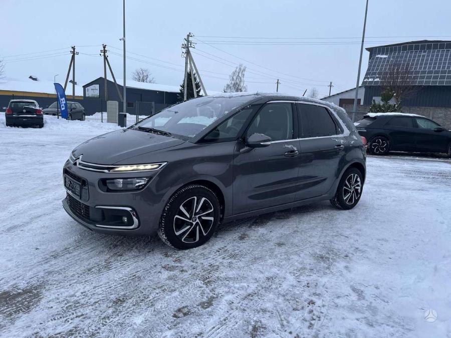 Grey Citroen Grand C4 SpaceToure 2017 in Taurage, with an engine capacity of 1.20 L and mileage of 172 thousand km for 6200 €, photo 7 on AUTOMOTO.COM.LV