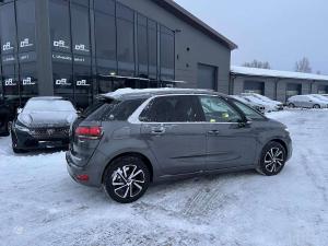 Grey Citroen Grand C4 SpaceToure 2017 in Taurage, with an engine capacity of 1.20 L and mileage of 172 thousand km for 6200 €, photo 8 on AUTOMOTO.COM.LV