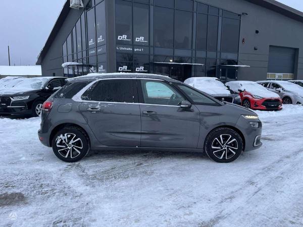 Grey Citroen Grand C4 SpaceToure 2017 in Taurage, with an engine capacity of 1.20 L and mileage of 172 thousand km for 6200 €, photo 10 on AUTOMOTO.COM.LV