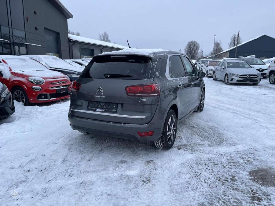 Grey Citroen Grand C4 SpaceToure 2017 in Taurage, with an engine capacity of 1.20 L and mileage of 172 thousand km for 6200 €, photo 11 on AUTOMOTO.COM.LV