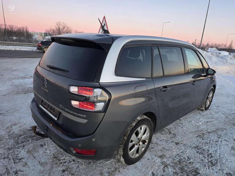 Pelēks Citroen Grand C4 SpaceToure 2018 Viļņa, ar dzinēja tilpumu 1.50 L un nobraukumu 125 tūkst. km par 8500 €, foto 2 vietnē AUTOMOTO.COM.LV