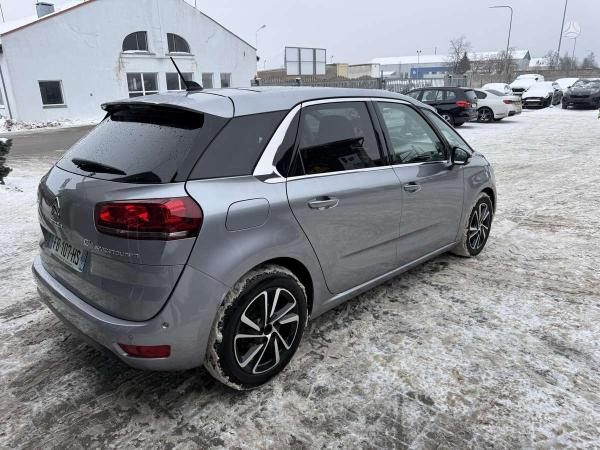 Pelēks Citroen Grand C4 SpaceToure 2018 Tauragė, ar dzinēja tilpumu 1.50 L un nobraukumu 181 tūkst. km par 7200 €, foto 5 vietnē AUTOMOTO.COM.LV