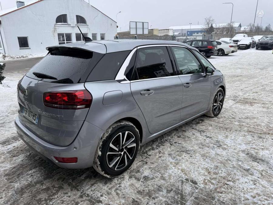 Pelēks Citroen Grand C4 SpaceToure 2018 Tauragė, ar dzinēja tilpumu 1.50 L un nobraukumu 181 tūkst. km par 7200 €, foto 5 vietnē AUTOMOTO.COM.LV