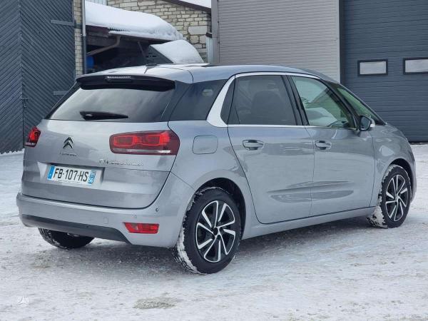 Grey Citroen Grand C4 SpaceToure 2018 in Taurage, with an engine capacity of 1.50 L and mileage of 181 thousand km for 7200 €, photo 3 on AUTOMOTO.COM.LV