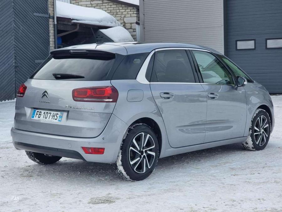 Grey Citroen Grand C4 SpaceToure 2018 in Taurage, with an engine capacity of 1.50 L and mileage of 181 thousand km for 7200 €, photo 3 on AUTOMOTO.COM.LV