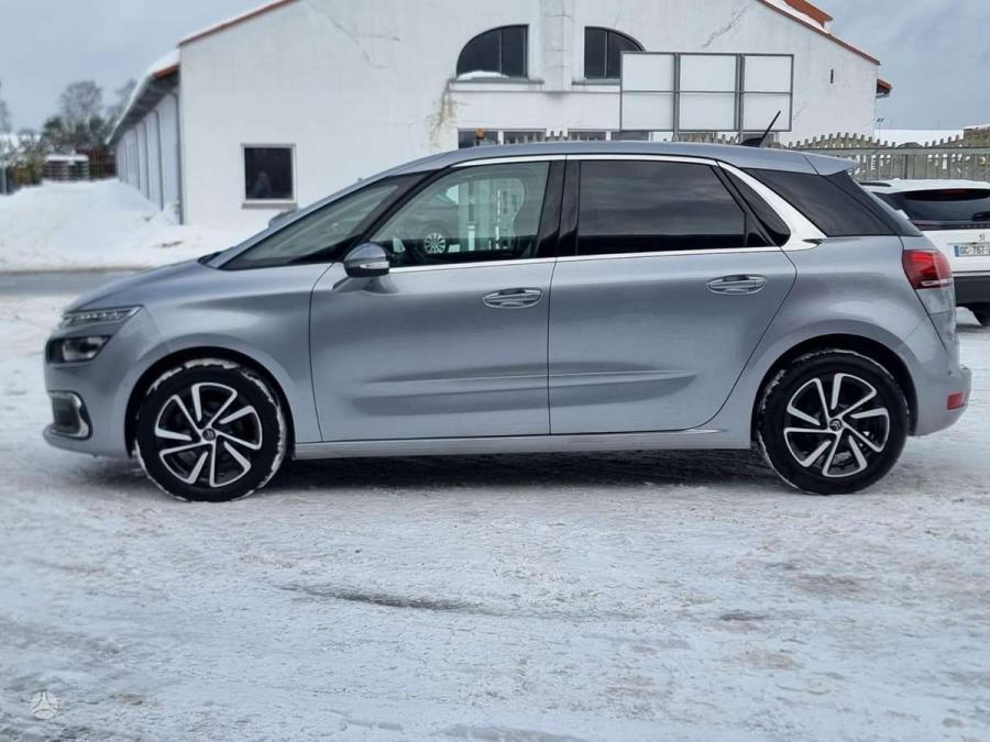 Grey Citroen Grand C4 SpaceToure 2018 in Taurage, with an engine capacity of 1.50 L and mileage of 181 thousand km for 7200 €, photo 9 on AUTOMOTO.COM.LV