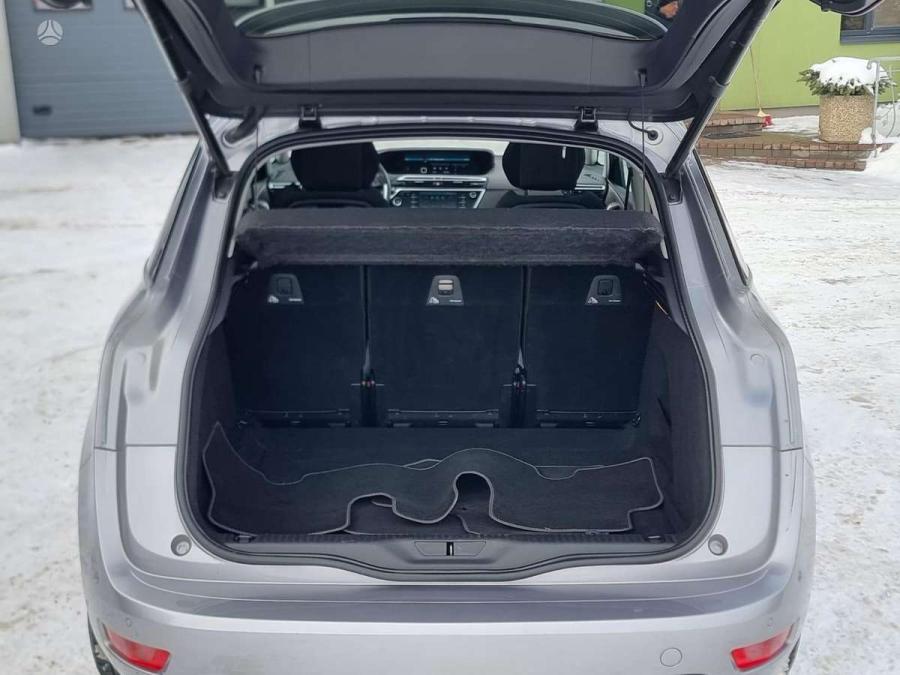 Grey Citroen Grand C4 SpaceToure 2018 in Taurage, with an engine capacity of 1.50 L and mileage of 181 thousand km for 7200 €, photo 11 on AUTOMOTO.COM.LV