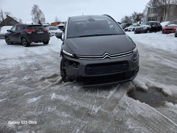 Grey Citroen Grand C4 SpaceToure 2018 in Ukmerge, with an engine capacity of 1.56 L and mileage of 170 thousand km for 6250 €, photo 2 on AUTOMOTO.COM.LV