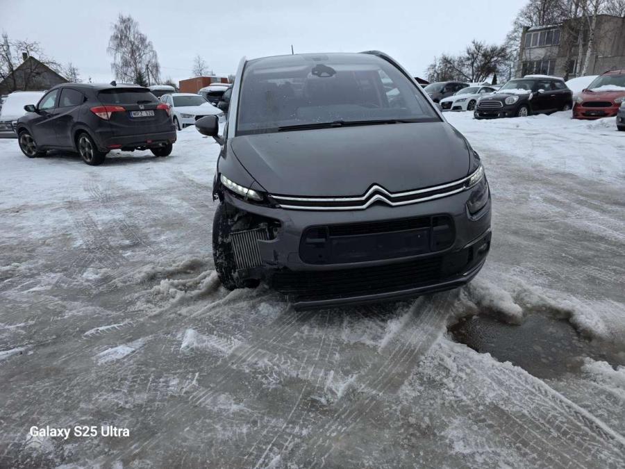 Grey Citroen Grand C4 SpaceToure 2018 in Ukmerge, with an engine capacity of 1.56 L and mileage of 170 thousand km for 6250 €, photo 2 on AUTOMOTO.COM.LV
