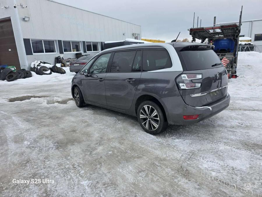 Grey Citroen Grand C4 SpaceToure 2018 in Ukmerge, with an engine capacity of 1.56 L and mileage of 170 thousand km for 6250 €, photo 9 on AUTOMOTO.COM.LV