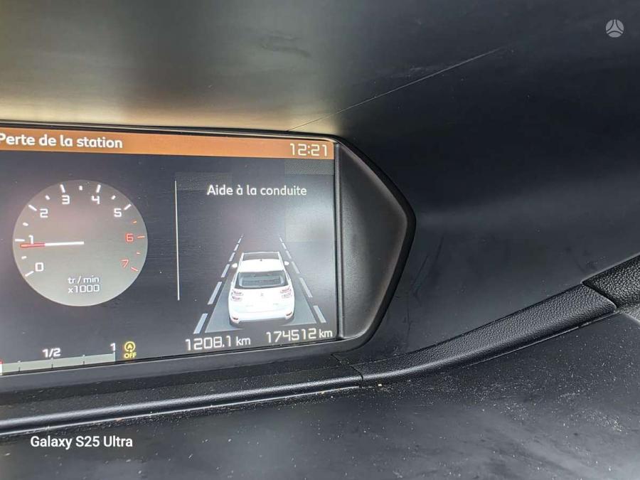 Grey Citroen Grand C4 SpaceToure 2018 in Ukmerge, with an engine capacity of 1.56 L and mileage of 170 thousand km for 6250 €, photo 13 on AUTOMOTO.COM.LV