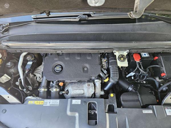 Grey Citroen Grand C4 SpaceToure 2018 in Taurage, with an engine capacity of 1.50 L and mileage of 229 thousand km for 5900 €, photo 9 on AUTOMOTO.COM.LV
