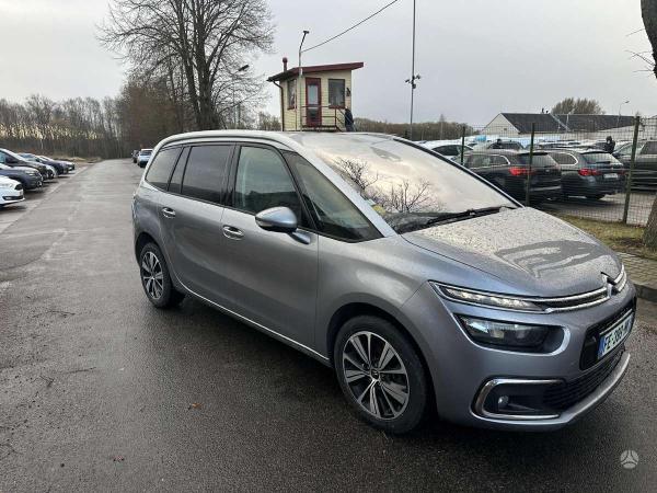 Pelēks Citroen Grand C4 SpaceToure 2019 Tauragė, ar dzinēja tilpumu 1.50 L un nobraukumu 351 tūkst. km par 7400 €, foto 2 vietnē AUTOMOTO.COM.LV